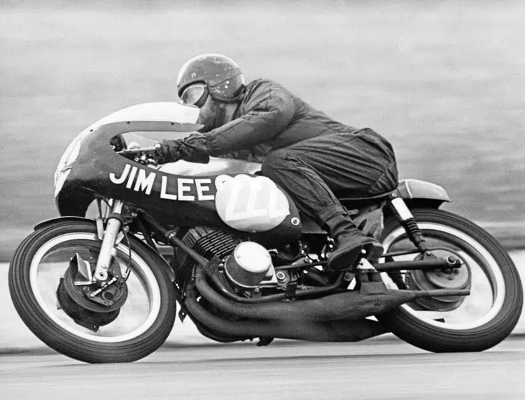 Michael Grant aboard the Jim Lee Yamaha | Classic Bike Hub